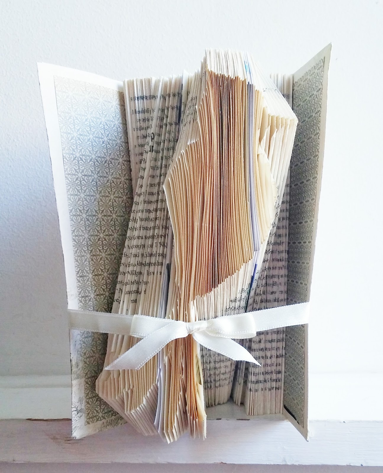 Merry Makewell Makes...: Perching Bird - Free Book Folding Pattern