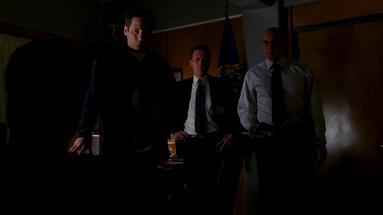 Sibling Cinema: X-Files S8E21: The light at the end of the tunnel