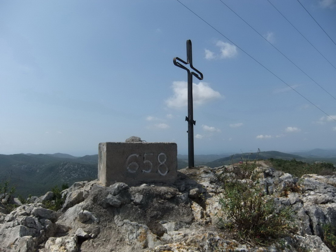 Rutes pels cims del Països Catalans: MONTAU (657,6 m)