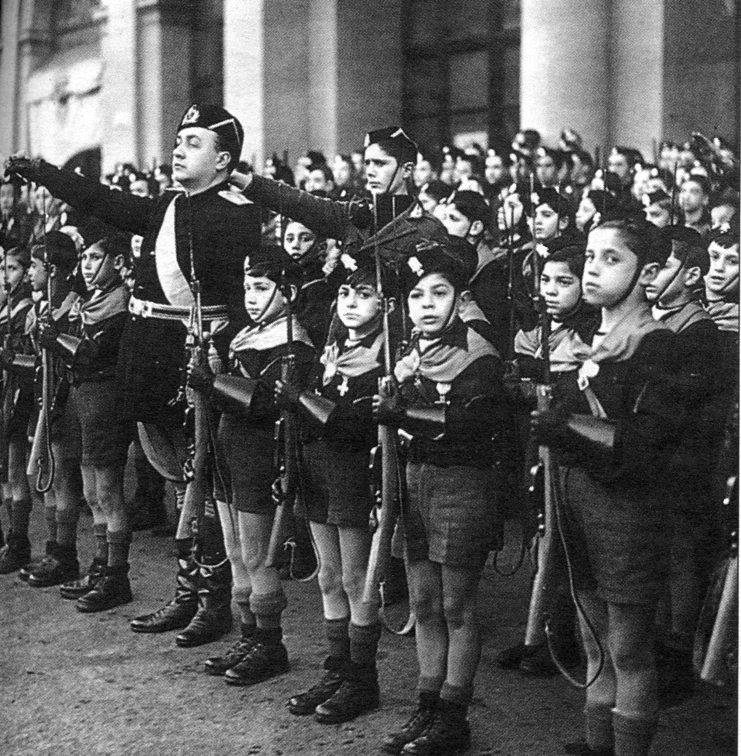 Ο ΡΟΛΟΣ ΤΟΥ ΦΑΣΙΣΜΟΥ