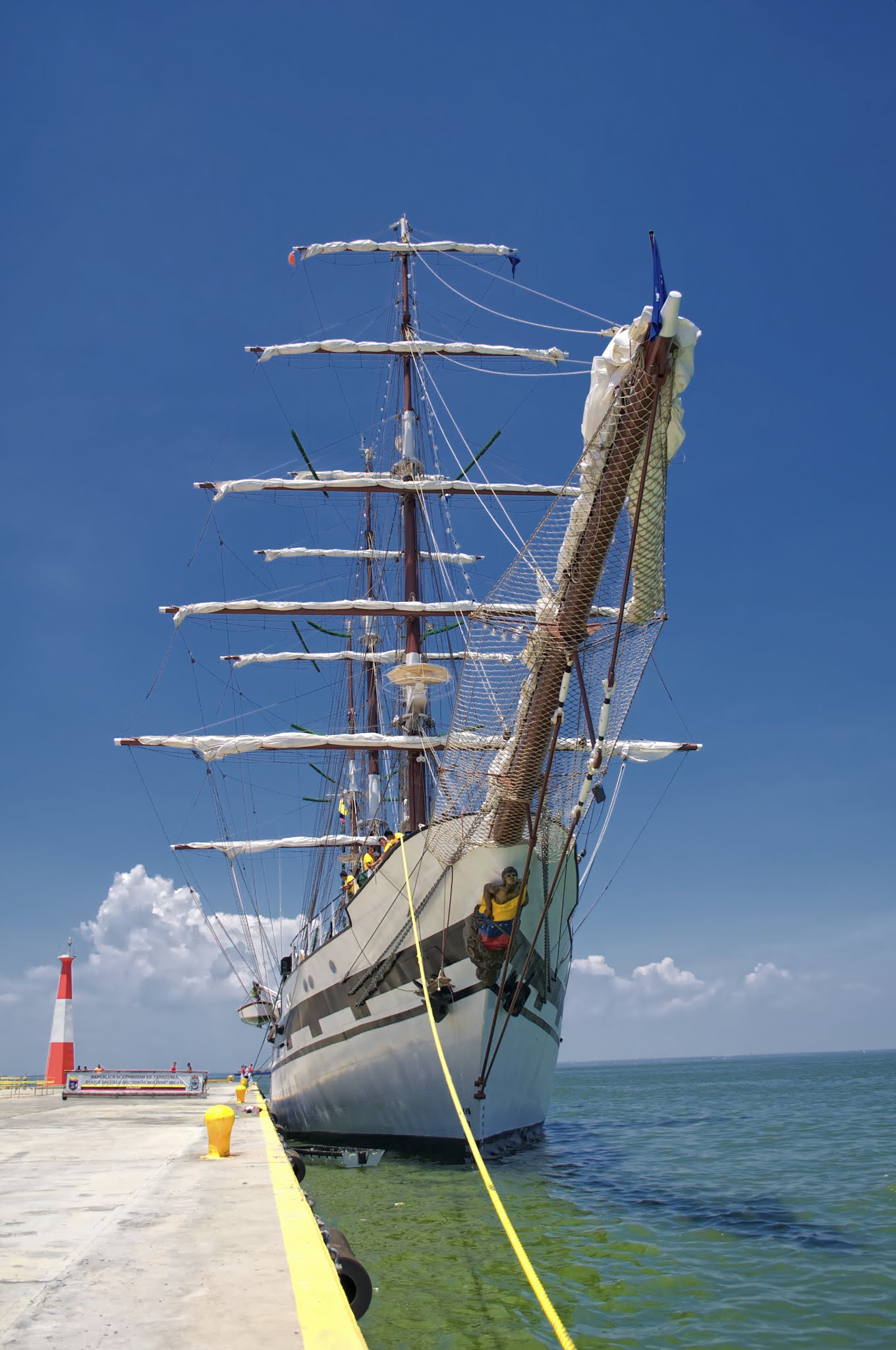 Simón Bolívar (Barque)