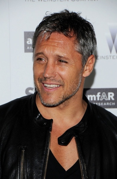 Cabello gris o canas en los hombres - 2016