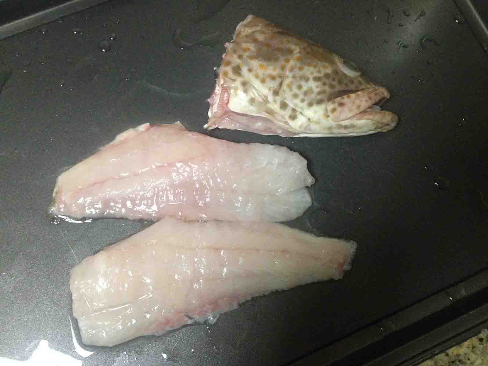 FISH FILLET RECIPE - SPICY FISH FILLET CURRY/ HOW TO FILLET A FISH