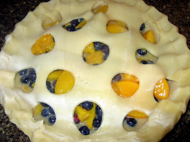 Peach and Blueberry Polka Dot Pie Tutorial - The Virtuous Wife