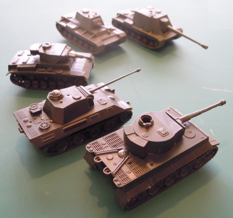 Wargaming Miscellany: Some more ROCO Minitanks ... and a couple of ...