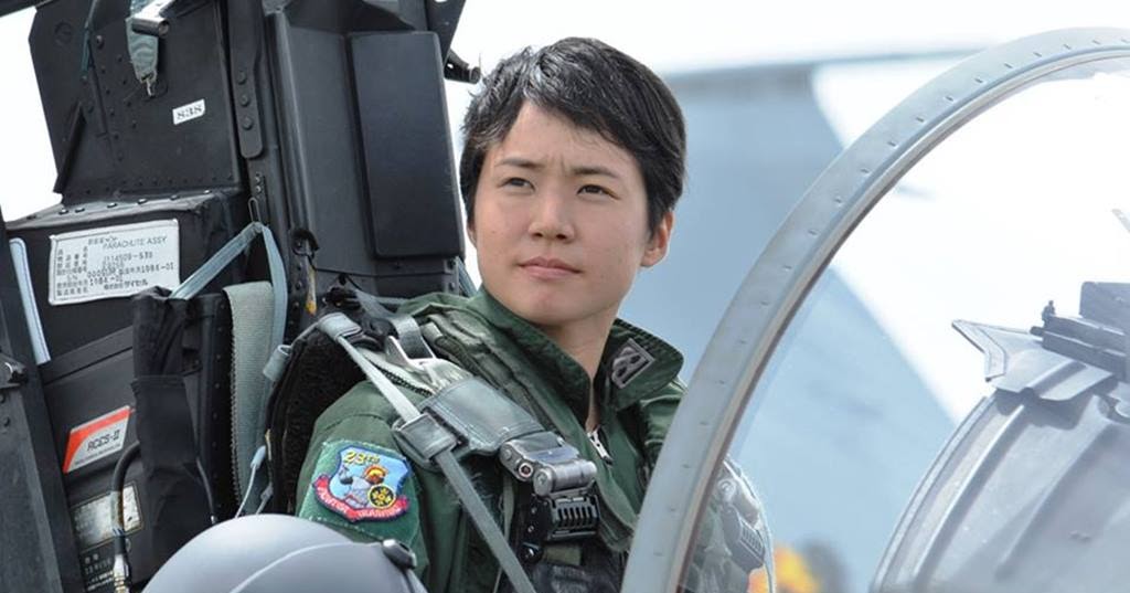 JAPAN GETS FIRST FEMALE FIGHTER PILOT INSPIRED BY TOP GUN MOVIE - Blog ...