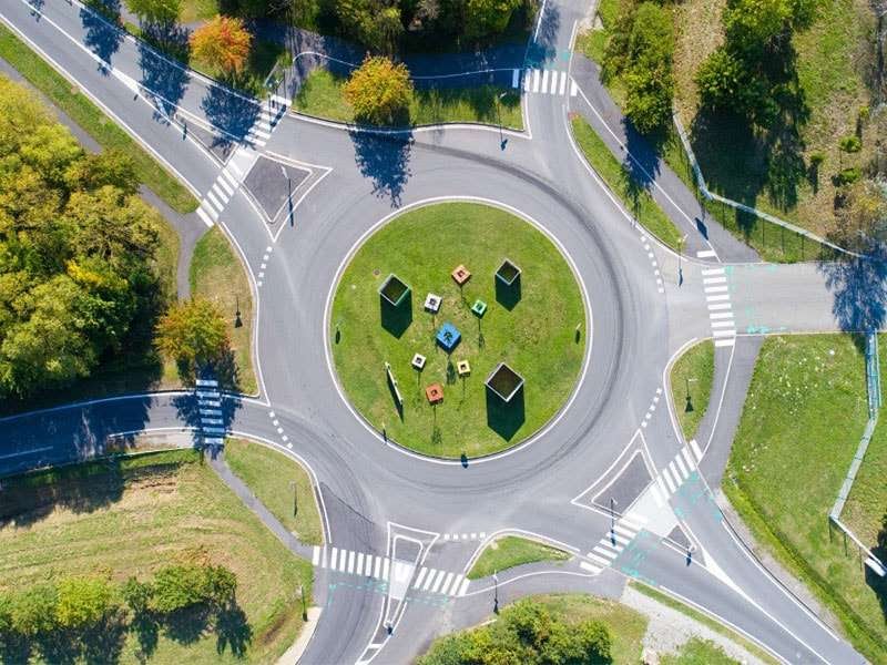 DGT: Principales normas de las rotondas - Afición Motor