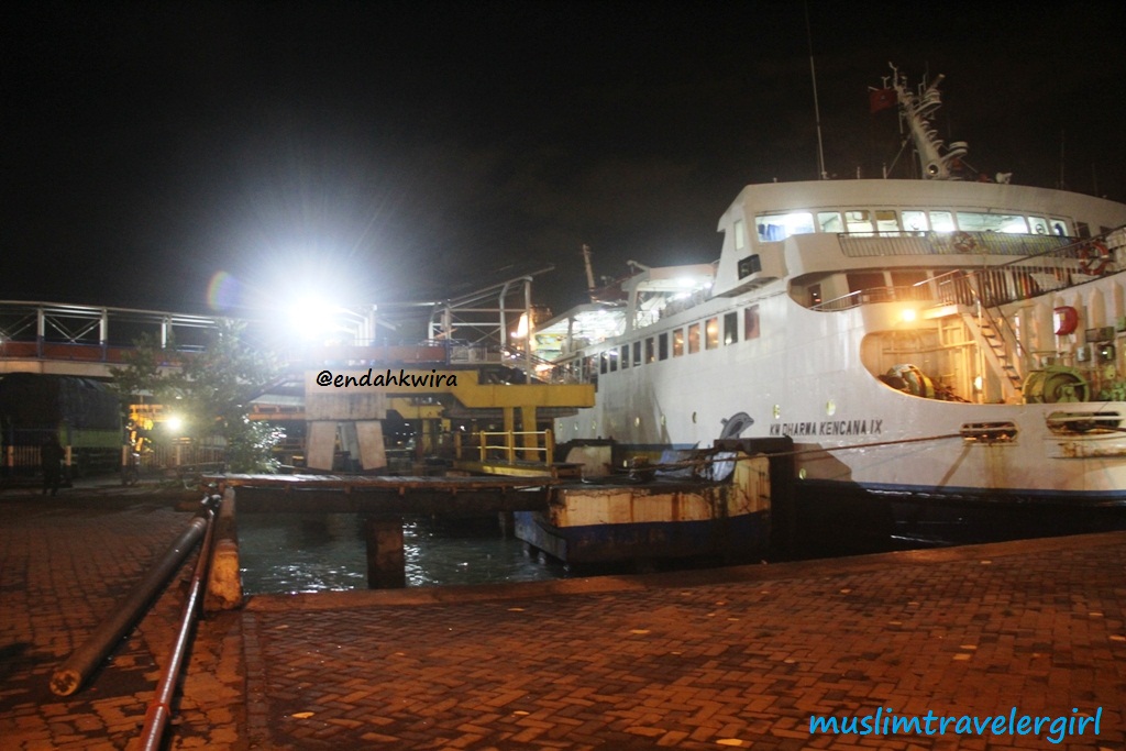 I'm Muslim and a Backpacker Traveler: KAMU HARUS TAHU ASYIKNYA NAIK FERRY