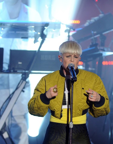 Hair today: Singer Robyn