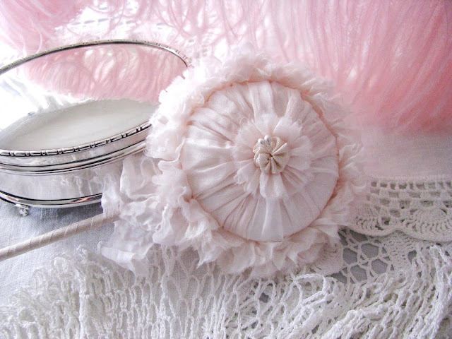 Fete et Fleur: The Lure of the Powder Puff