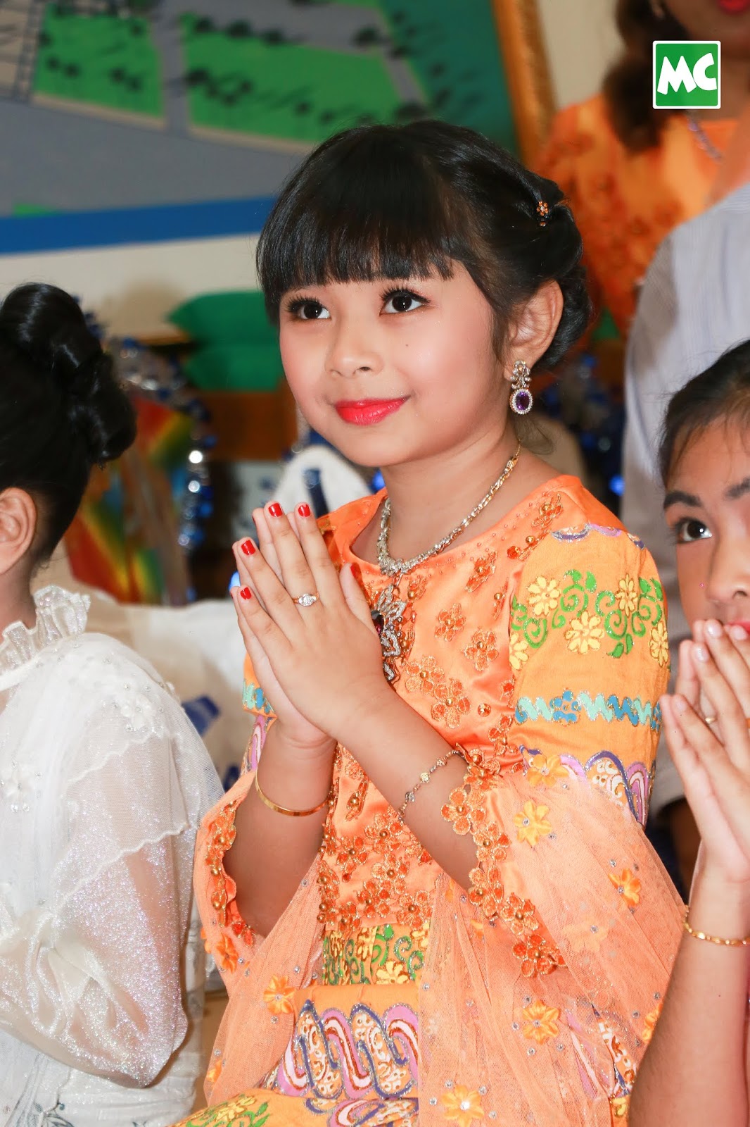 အရွင္ဆႏၵာဓိက အား Mini Miss Myanmar 2019 အလွမယ္မ်ားမွ ဝါဆုိသကၤန္းကပ္