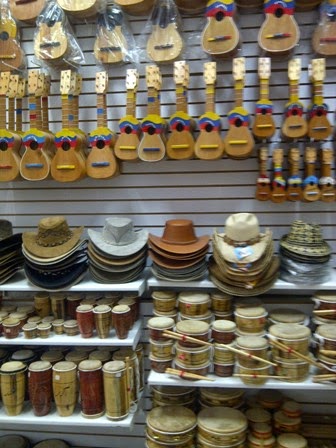 CRAFTS VENEZUELA: Musical instruments & others