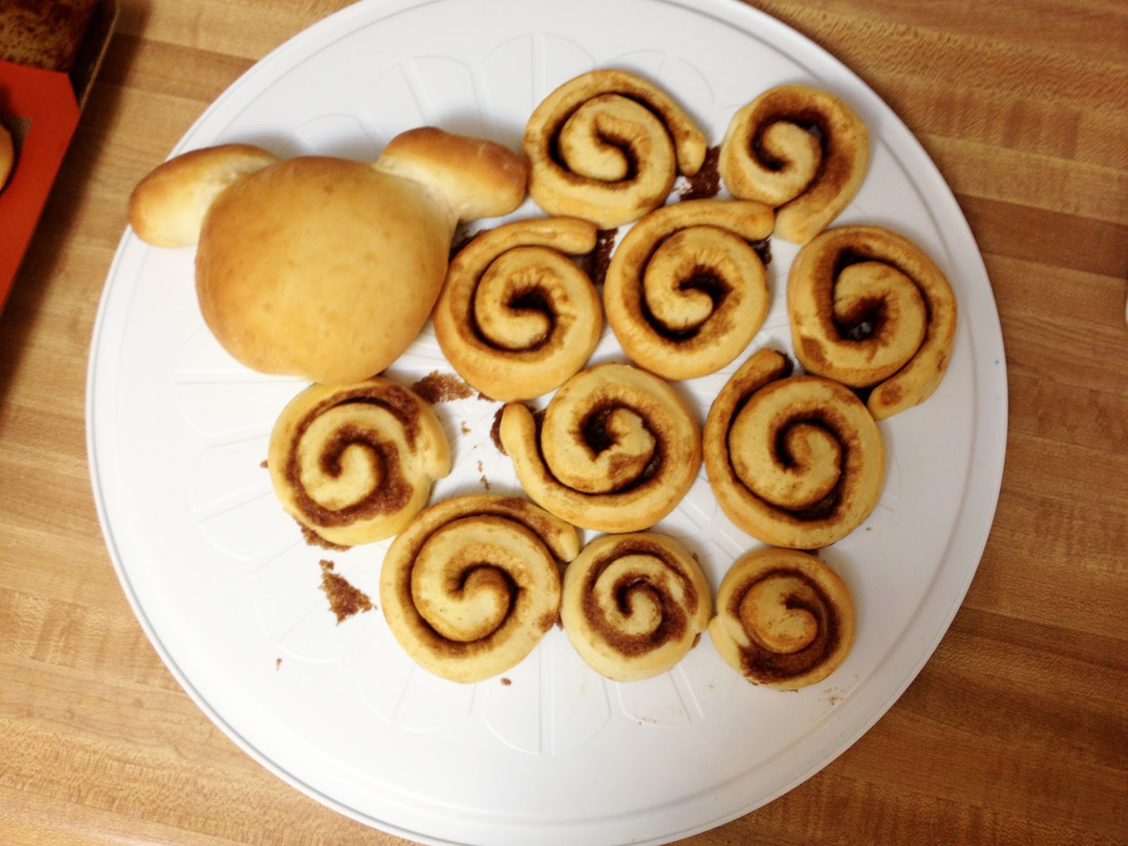 The Almost Perfectionist: Cinnamon Roll Sheep