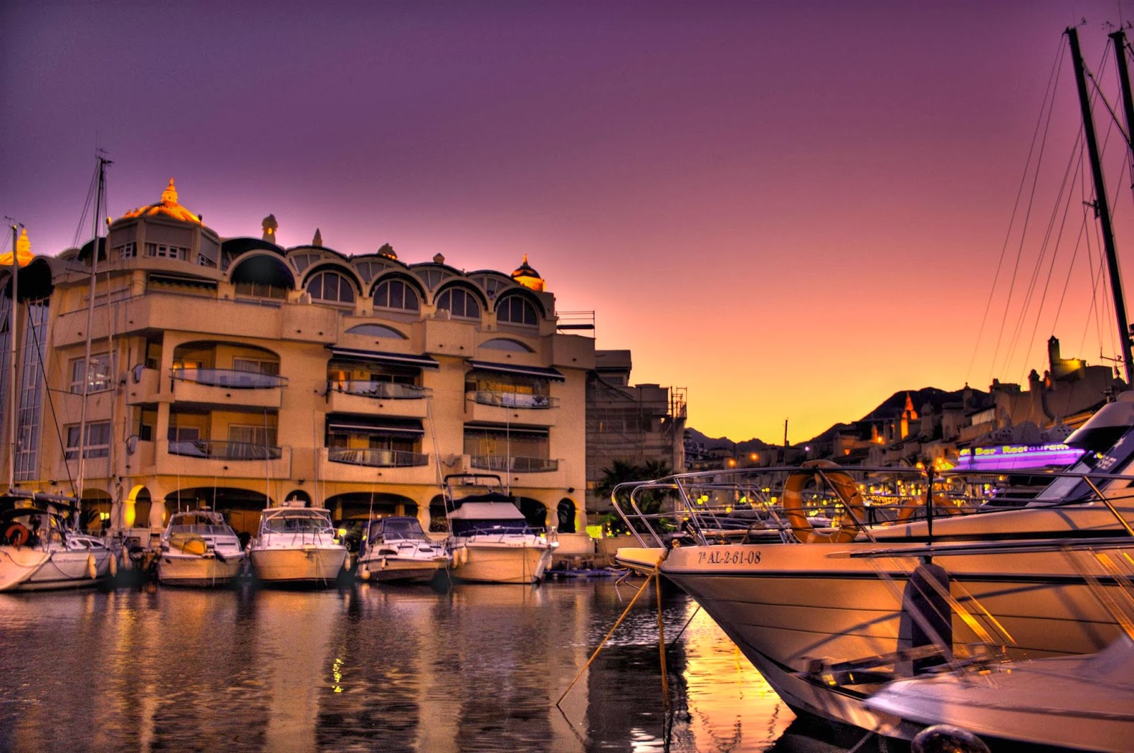 El Encuentro Apartment: Benalmadena, Malaga, Spain / Benalmádena ...