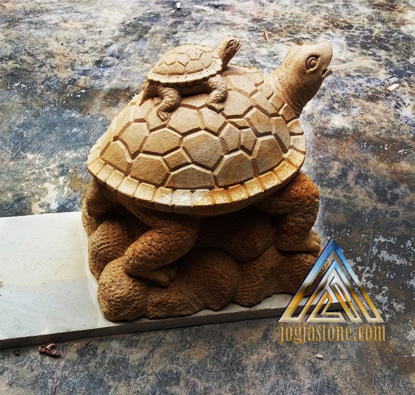 Patung kura kura air mancur