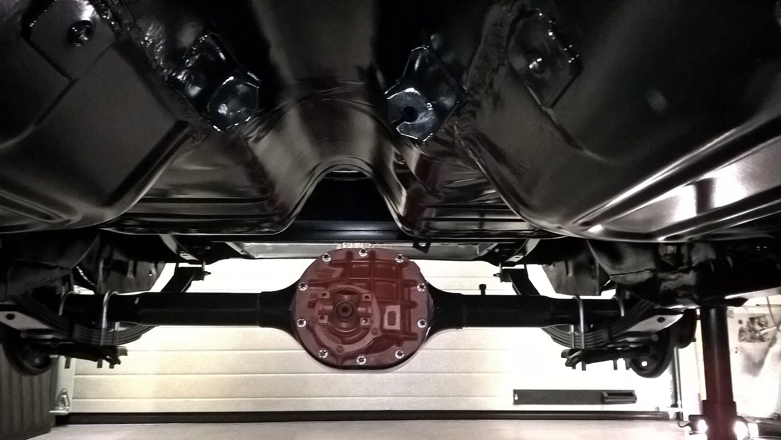 1965 Mustang 'Snowback' Fastback: Rear axle assembly and installation