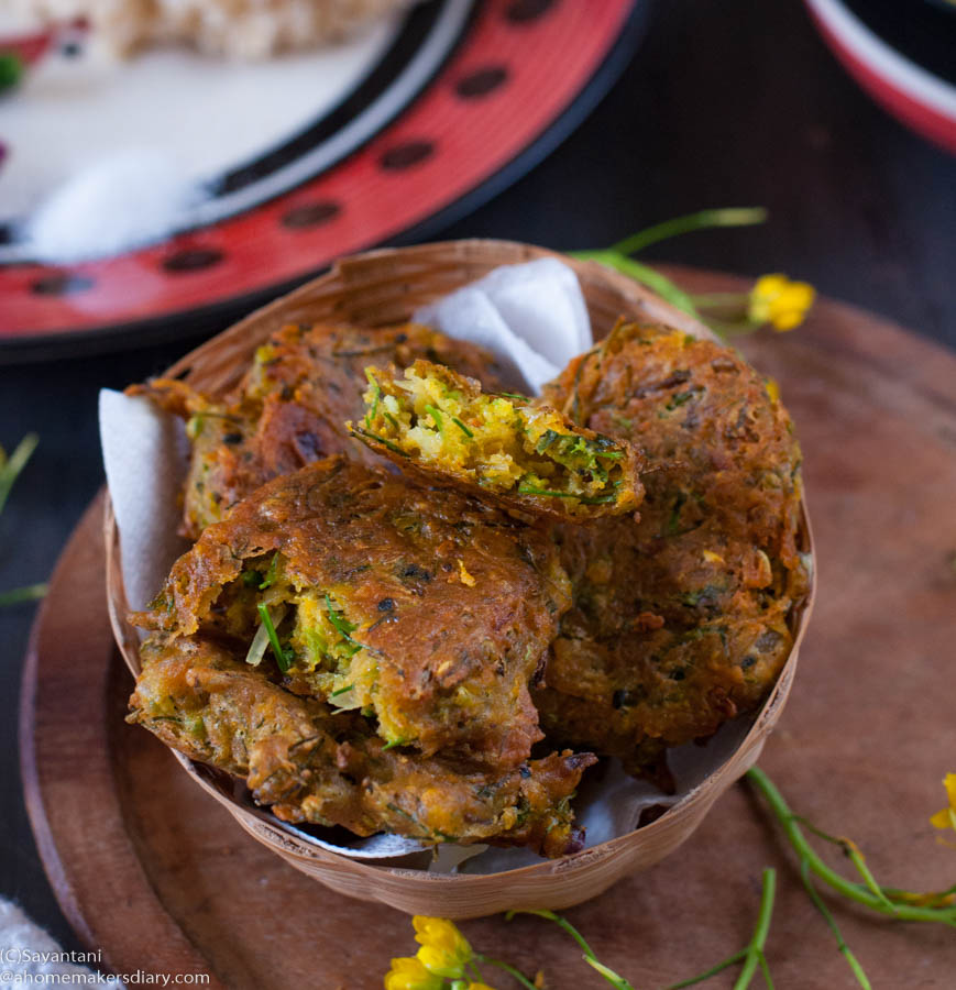 Sorshe fuler bawra (Mustard flower fritters) - A Homemaker's Diary