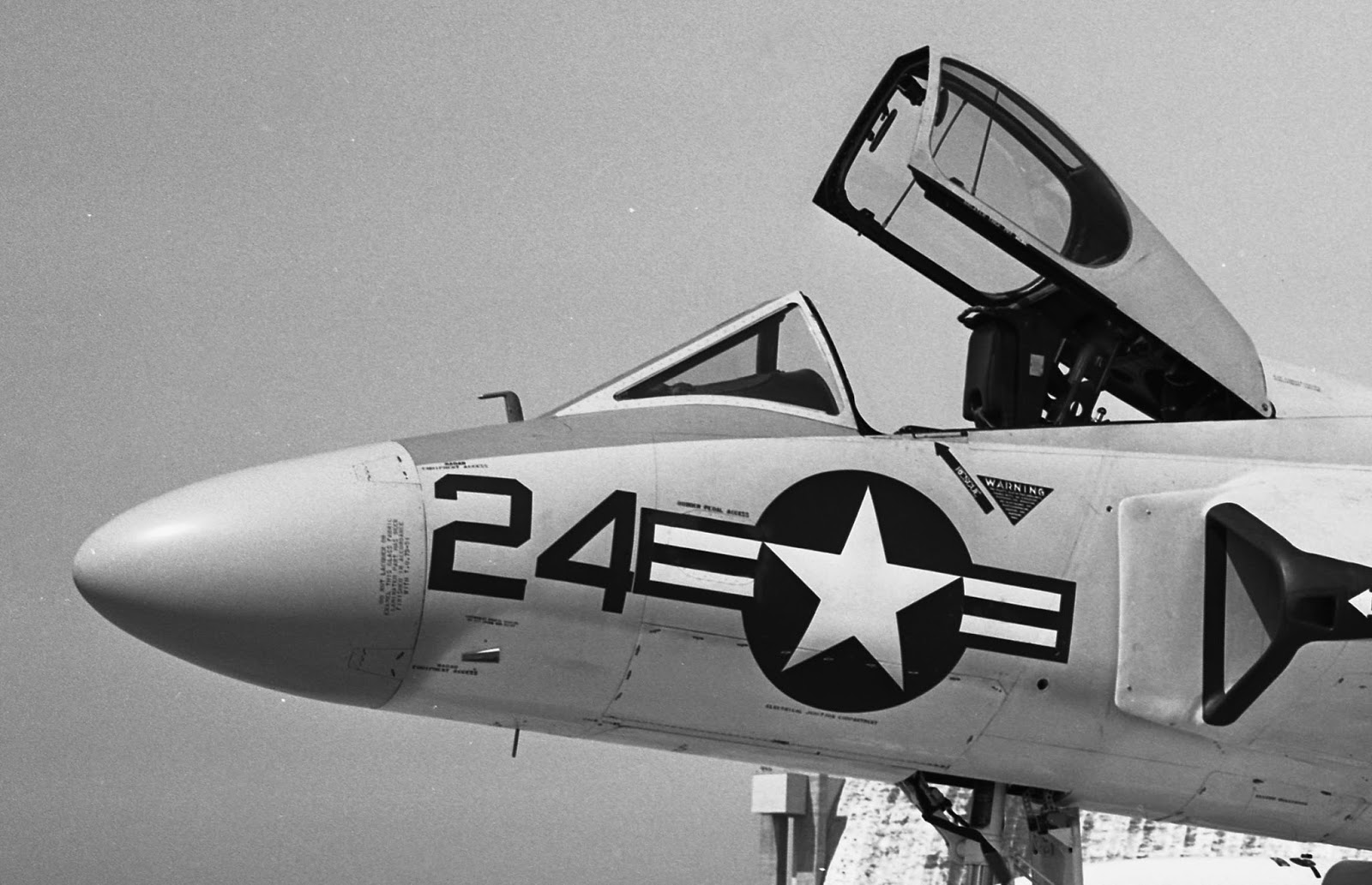 Tailhook Topics: Douglas F4D Forward Fuselage Profile