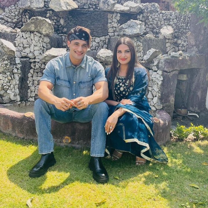 asim riaz biography, wiki, family, height, gf, controversy, career ...