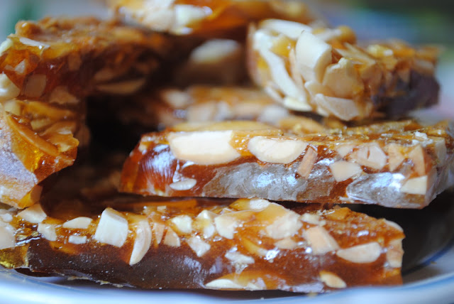 LaBelleMadeleine: Italian Traditions: Croccante Recipe