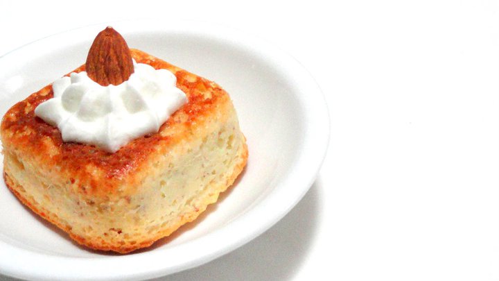 HACHI PATISSERIE: Mini Almond Cake