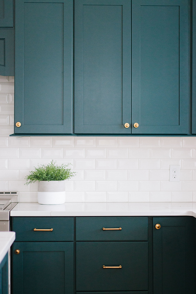 Client Reveal: Emerald Green Kitchen - Michaela Noelle Designs
