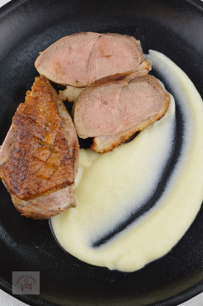 Piept de rata la tigaie, cu piure de telina - CAIETUL CU RETETE