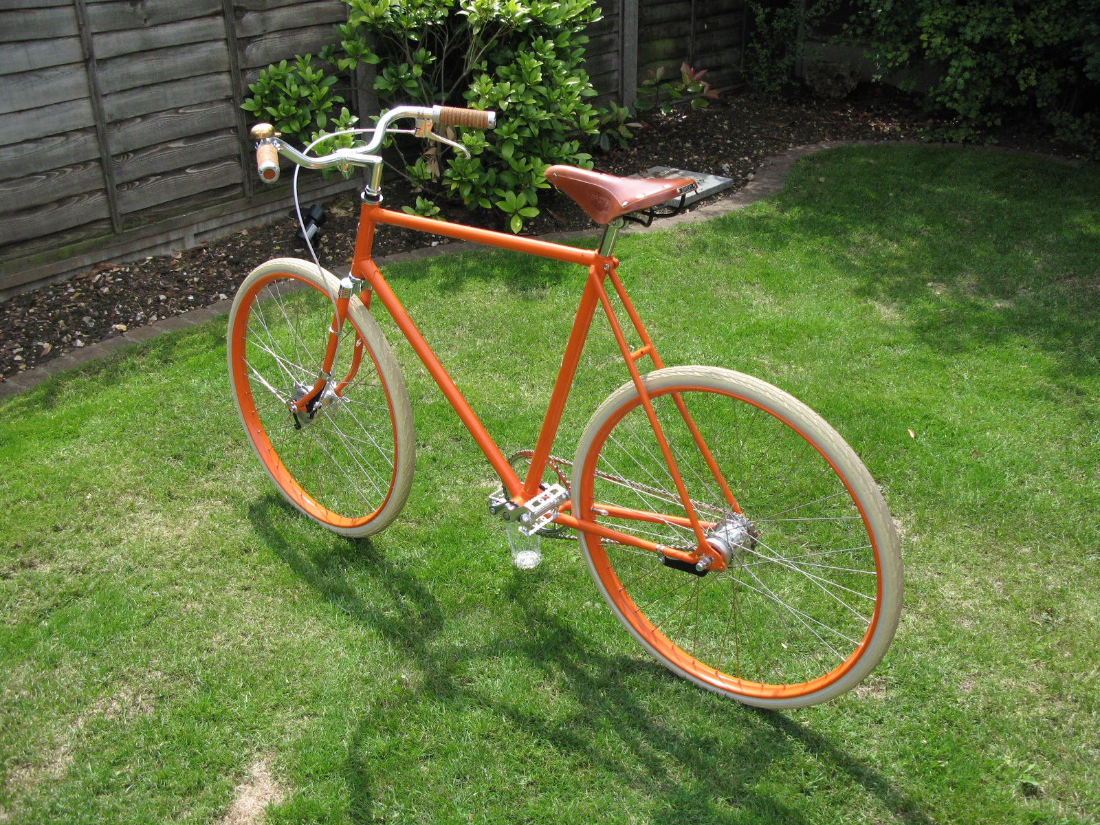 BSA Wayfarer turns orange Path Racer | Retrobike