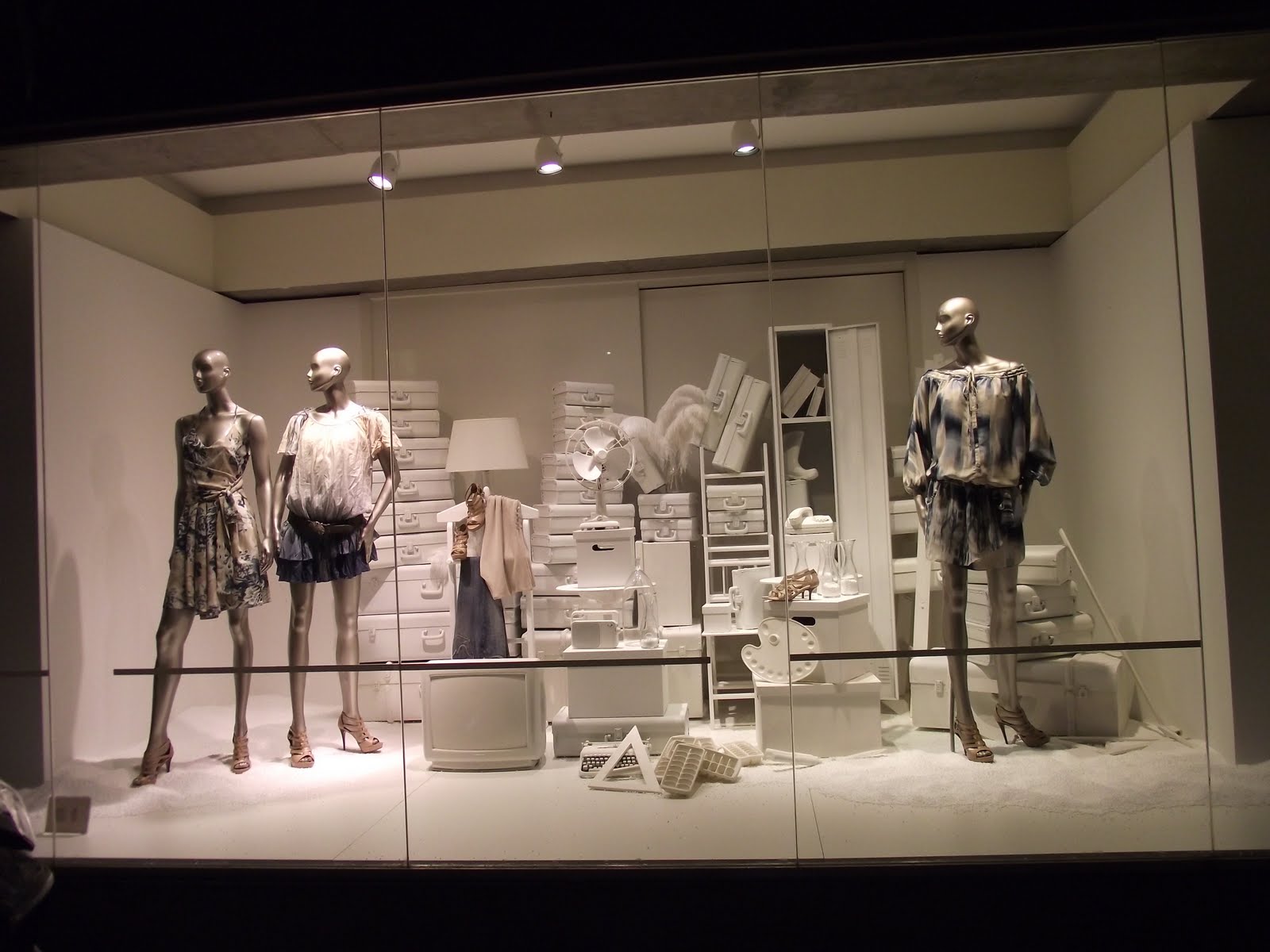 apv moises z: escaparates