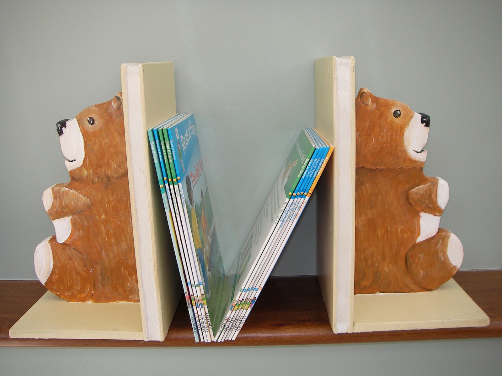 Woodplicity: Animal and Children's Painted Book Ends
