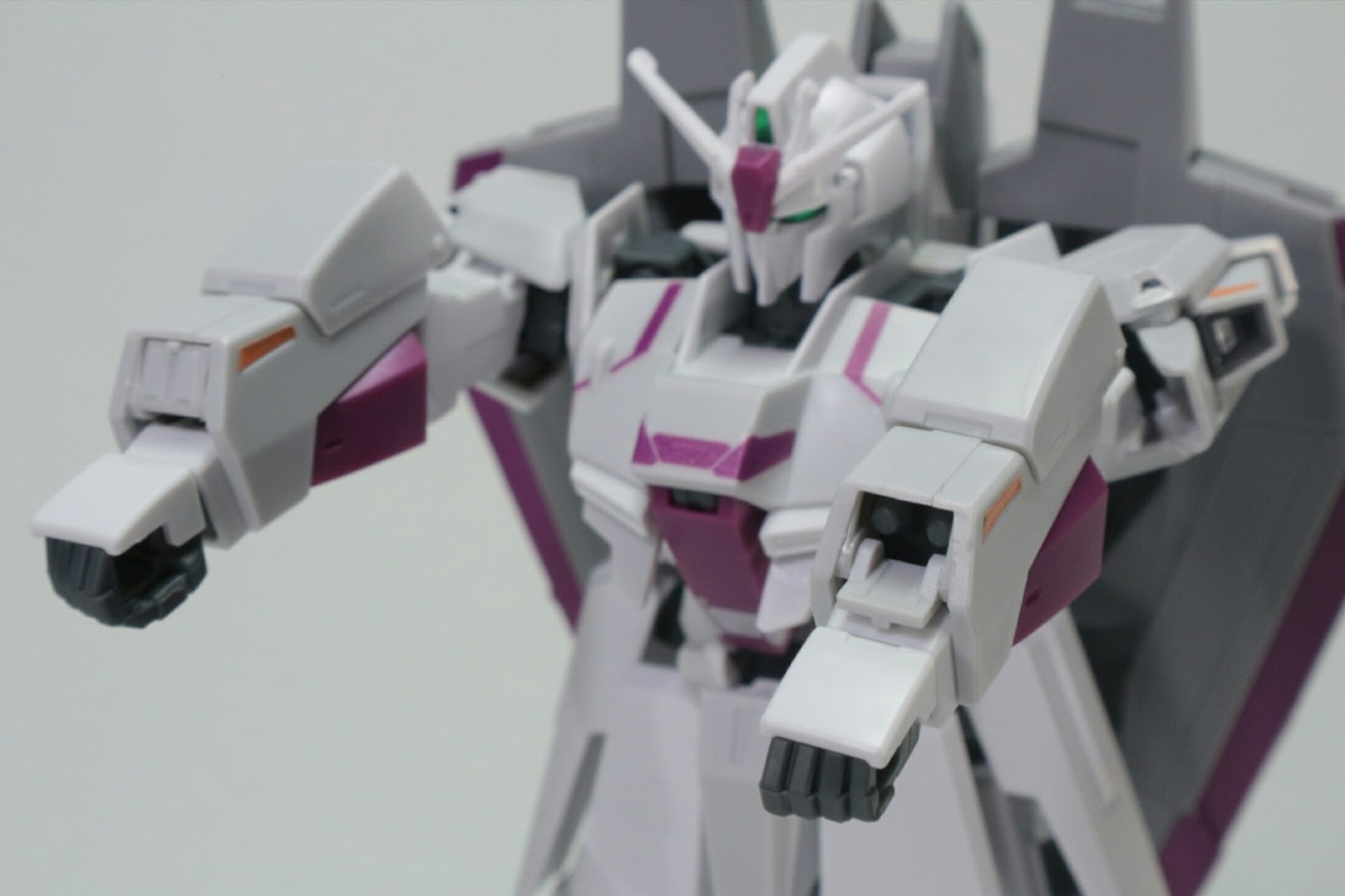 [ Review ] - HGUC 1/144 - Zeta III The Gundam Base Limited