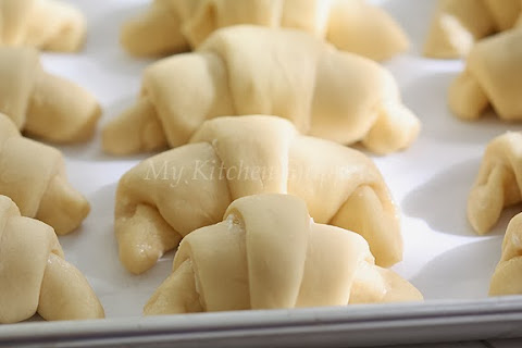 My Kitchen Snippets: Soft Butter Rolls