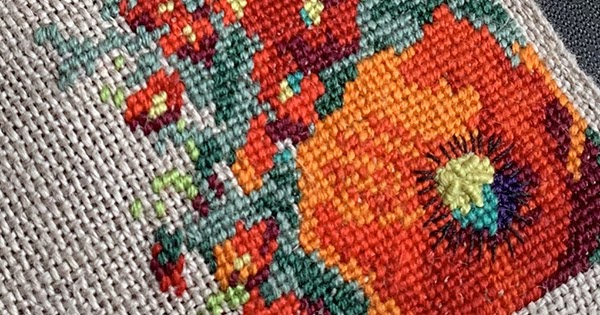 kontrast i stil og stof: Giveaway - Petit Point Poppy Pattern