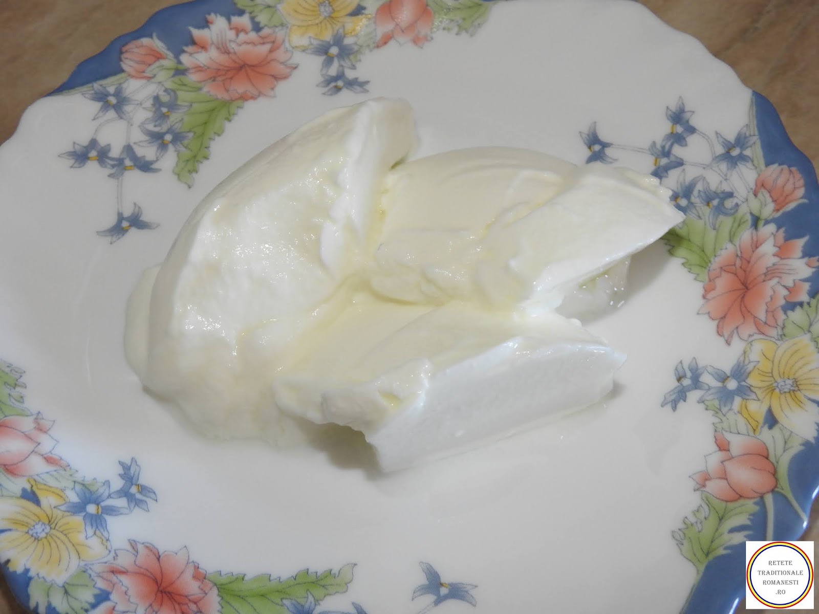 Iaurt de casa reteta | Retetetraditionaleromanesti.ro