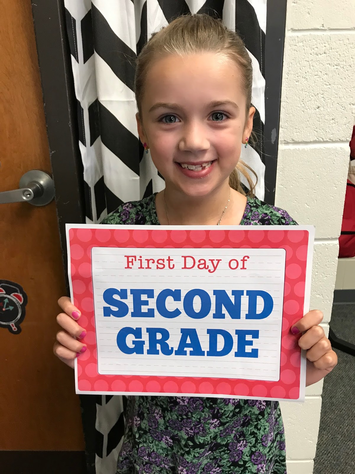 Mrs. Bell's 2nd Grade Blog: Seventeen Second Graders and counting...
