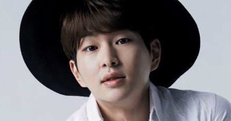 SHINEE Onew - "Anan" Magazine ~ MY K-POP GALLERY