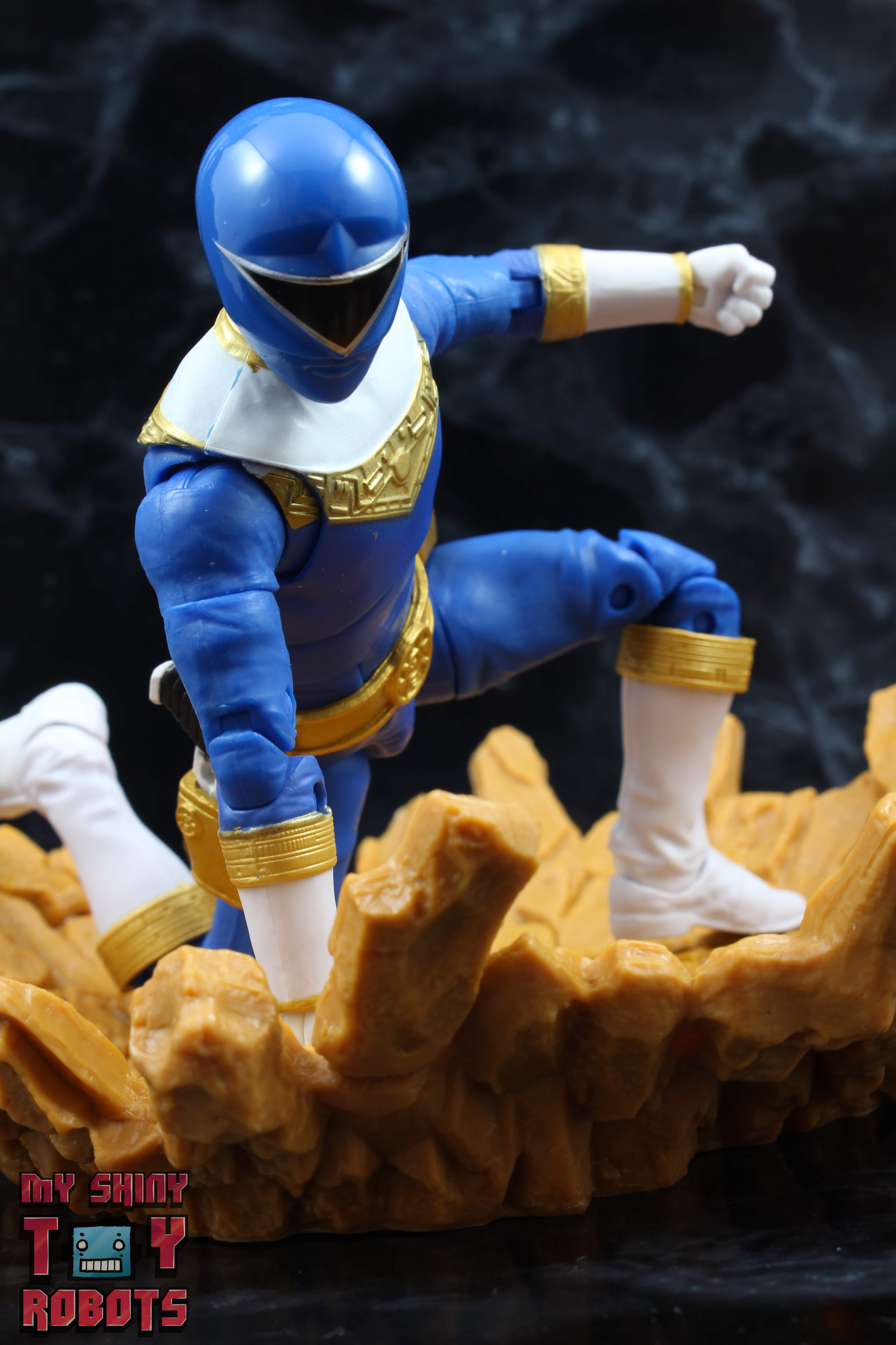 My Shiny Toy Robots: Toybox REVIEW: Power Rangers Lightning Collection ...