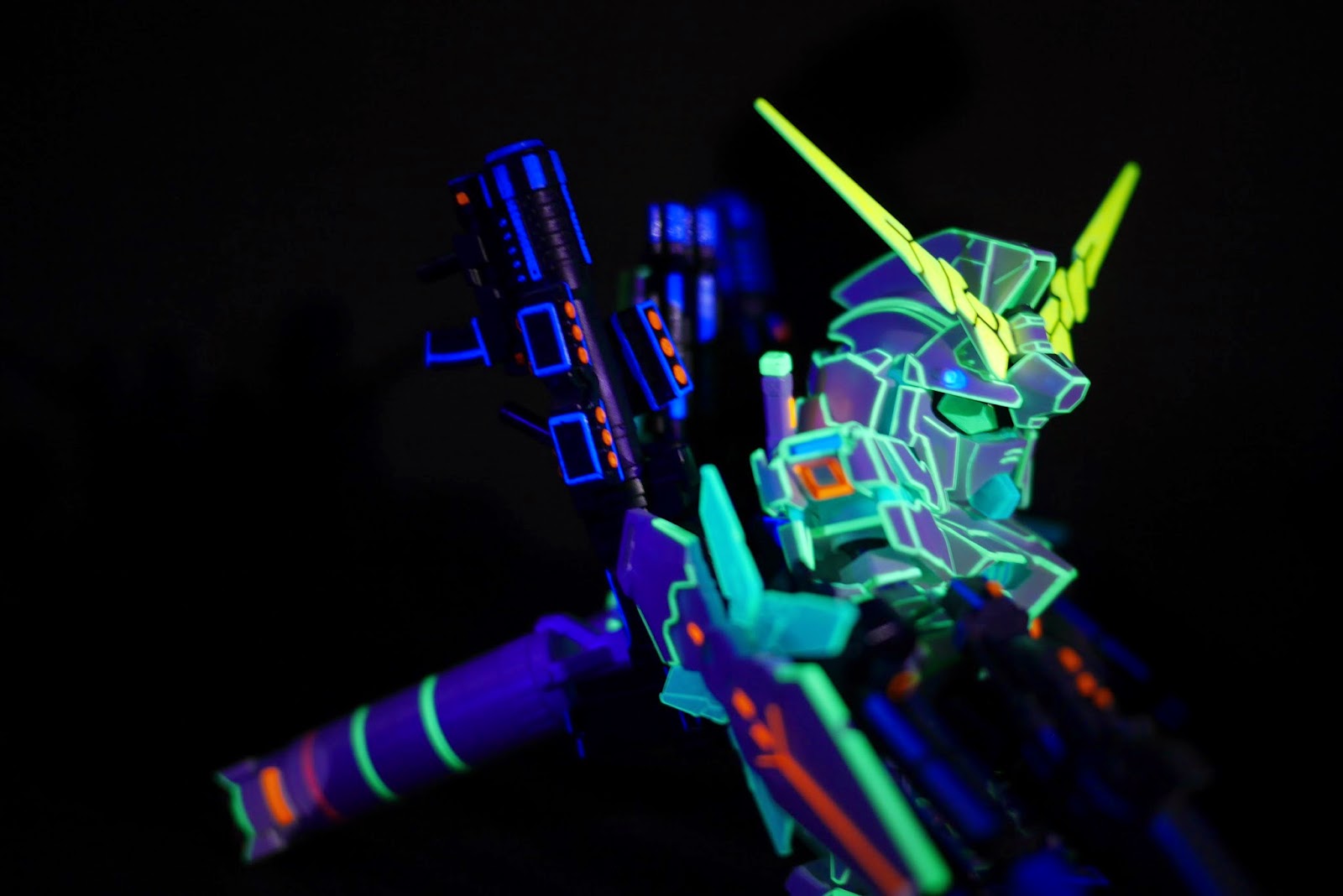 SD Full Armor Unicorn Gundam + Neon Markers Custom Build