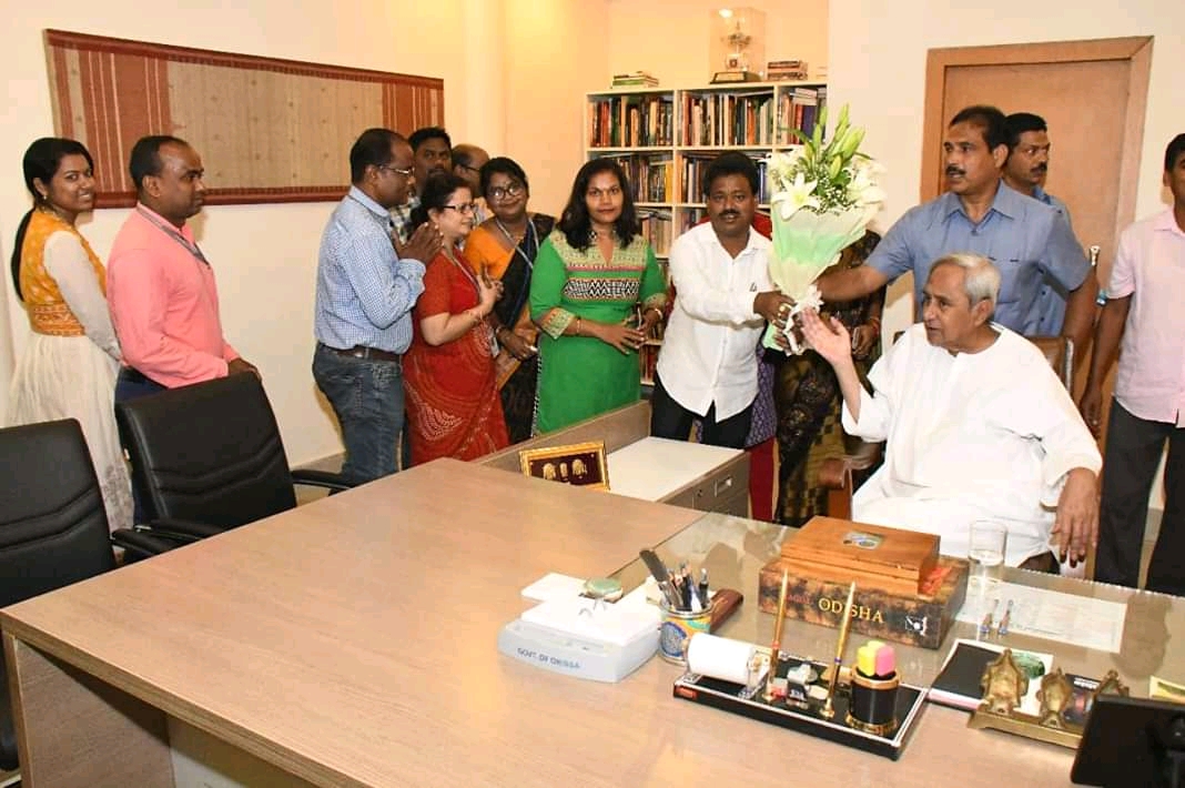 OSS TODAYS Secretariat Staff Greet Hon ble CM On His 5th Term Govt oss-todays-secretariat-staff-greet-hon-ble-cm-on-his-5th-term-govt