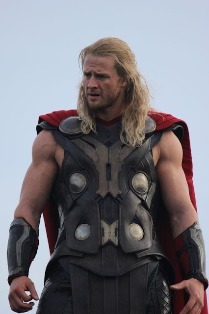 Thor: The Dark World set photo reveals new armor for the God of Thunder