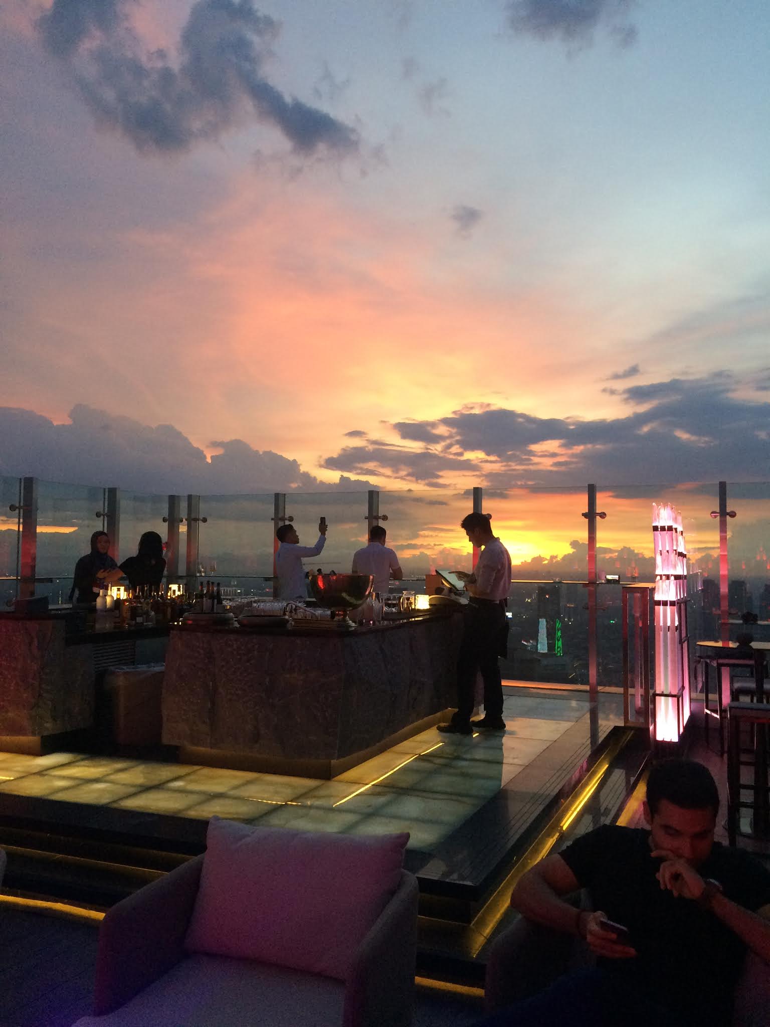 Henshin, Bar Tertinggi Di Jakarta