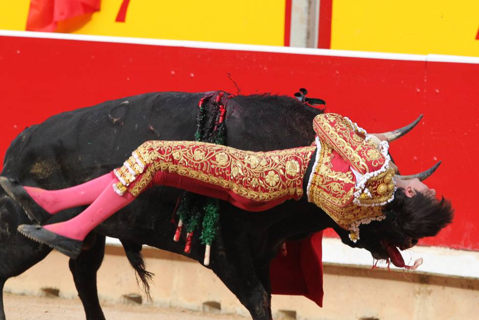 DE PODER A PODER: EL NOVIO DE LA MUERTE SE LLAMA ROCA REY.