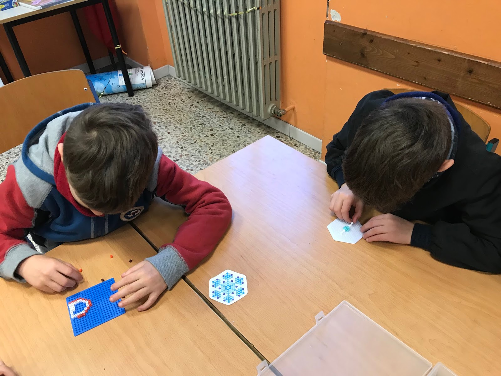 Costruire figure simmetriche...con le Pyssla!