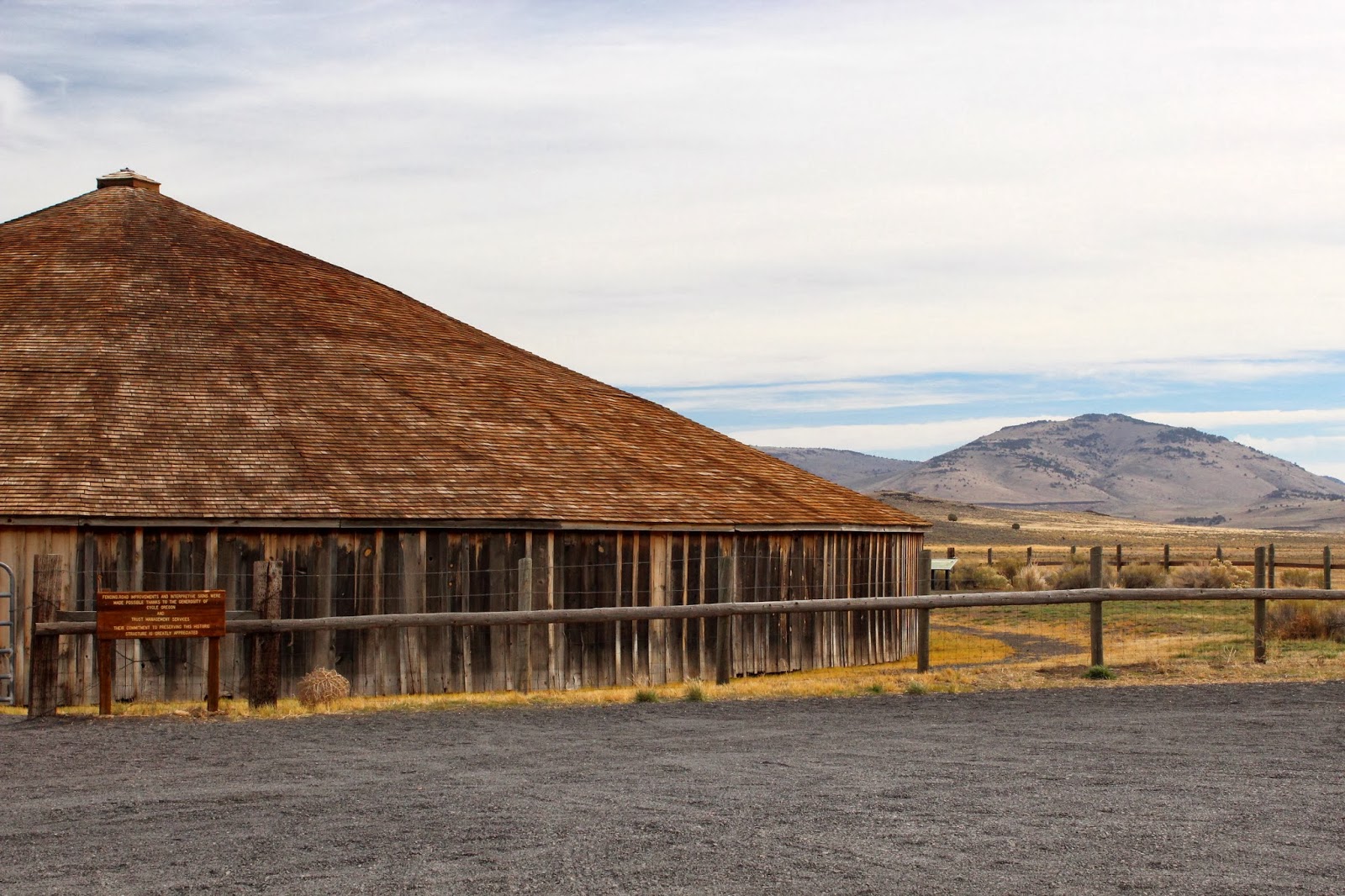 Rainy Day Thoughts: Pete French Round Barn
