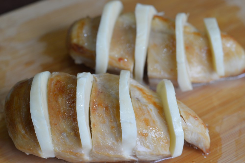 Piept de pui Caprese - CAIETUL CU RETETE