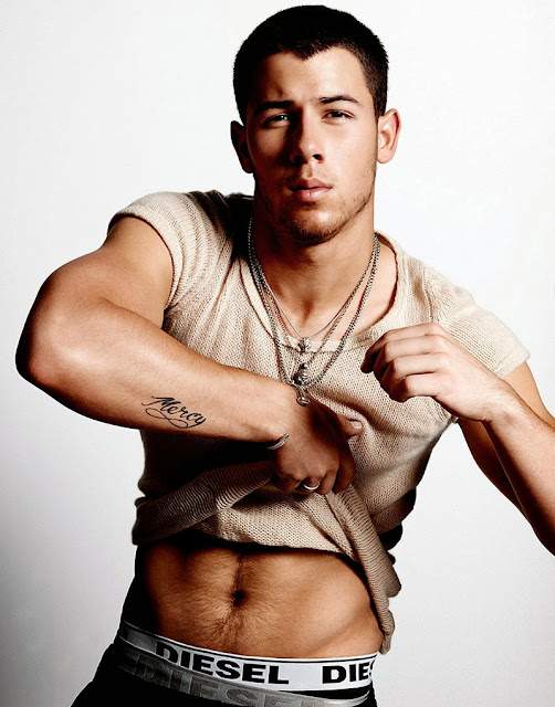 Shirtless Gallery: Nick Jonas shirtless (2014)