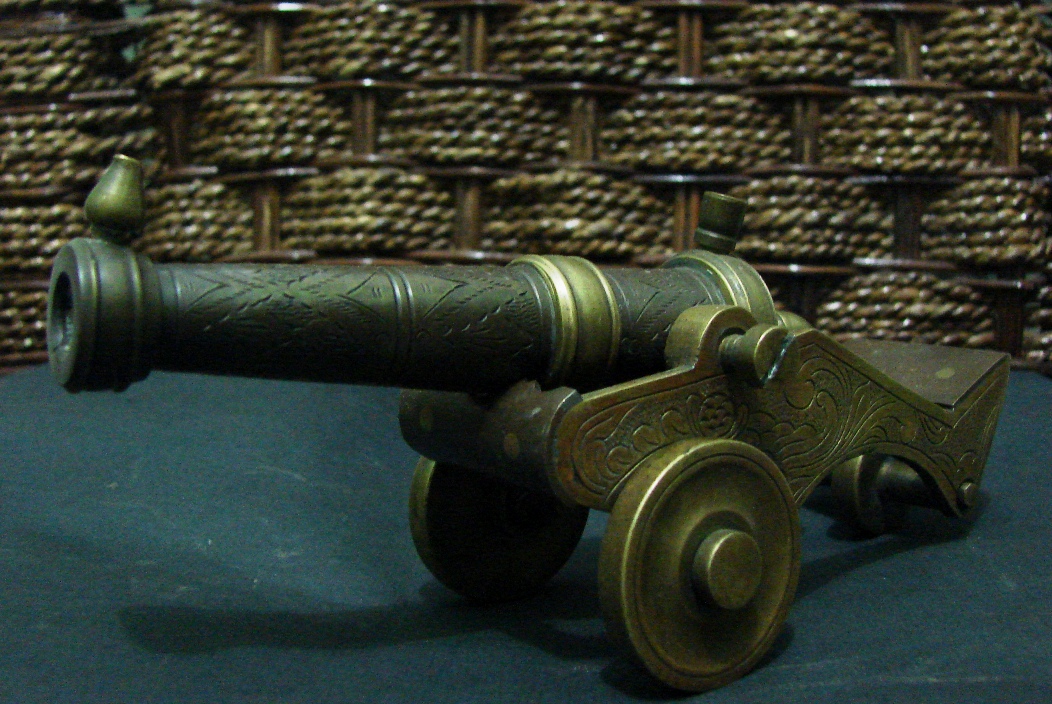 Daluang Store: Replika Meriam Unik
