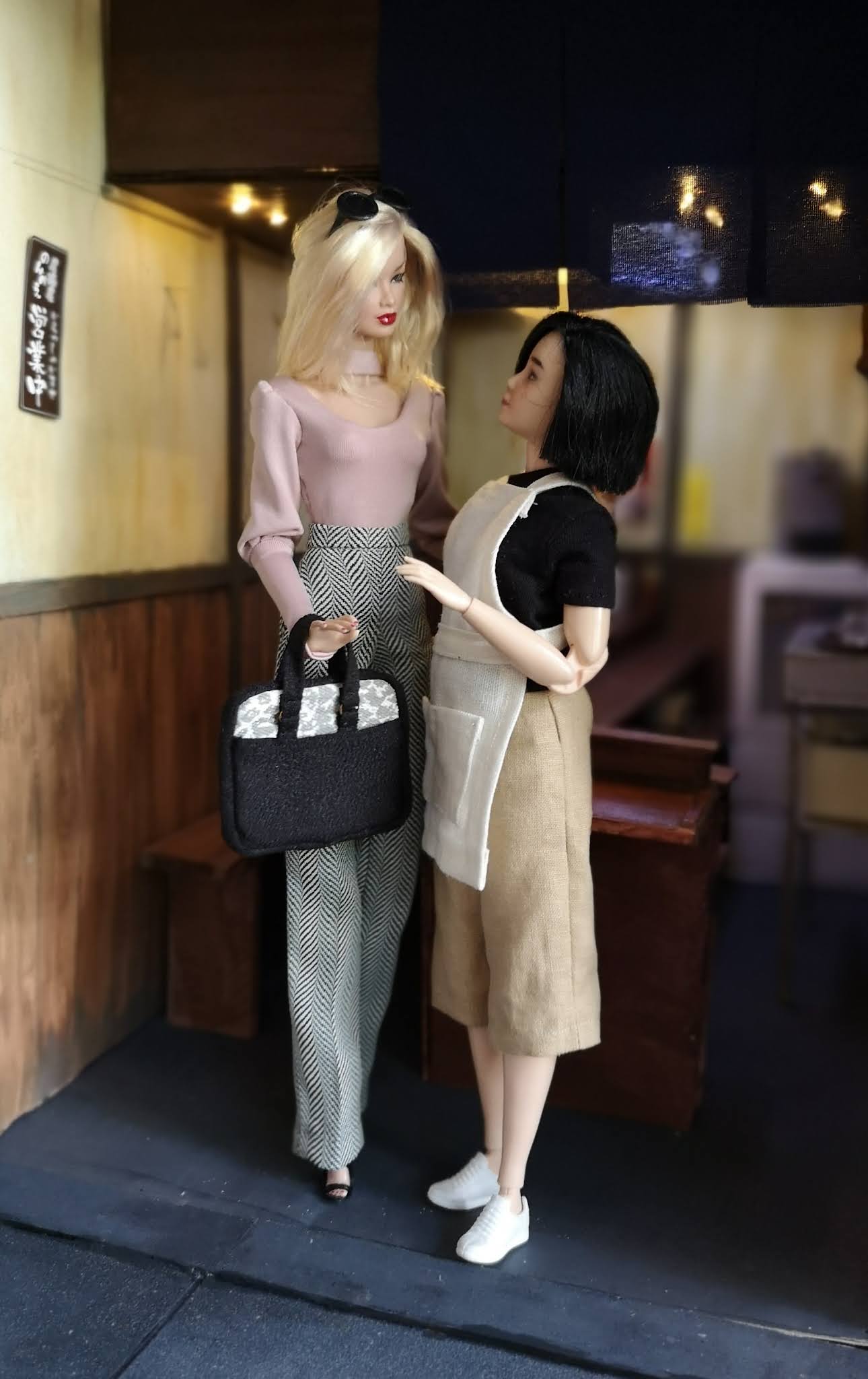 How to Sew Invisible Pockets on Doll Shorts and Trousers