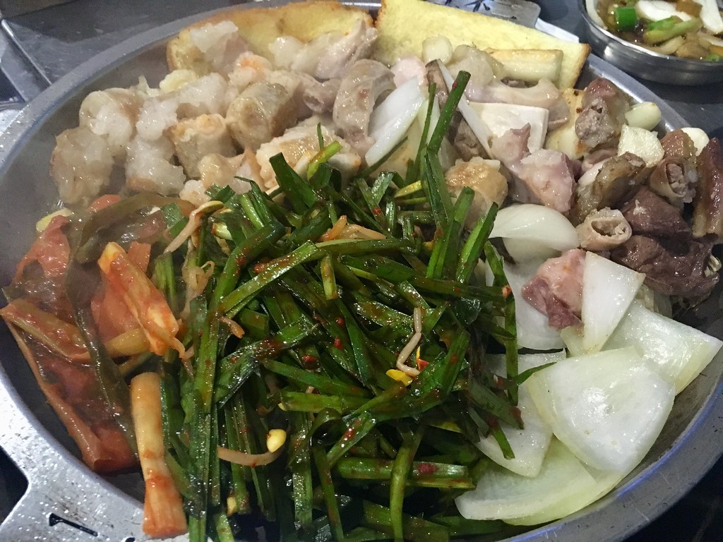 [Food] Gopchang & Makchang (곱창 & 막창, Pork & Beef Intestines) ~ peacebreeze