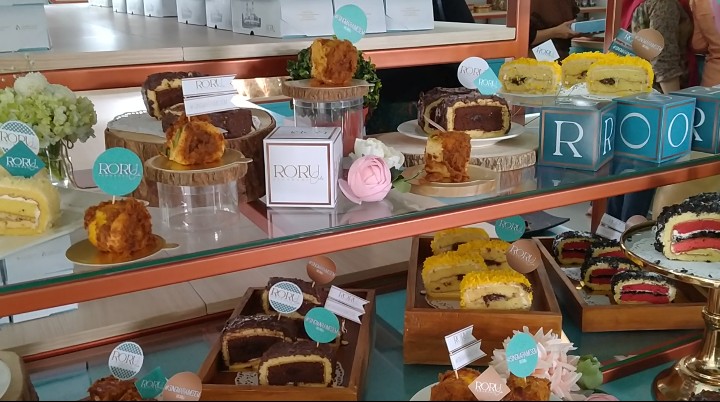 Memperkenalkan Wajah Baru Semarang Roru Cake, Favorit Baru Roru Gulung ...